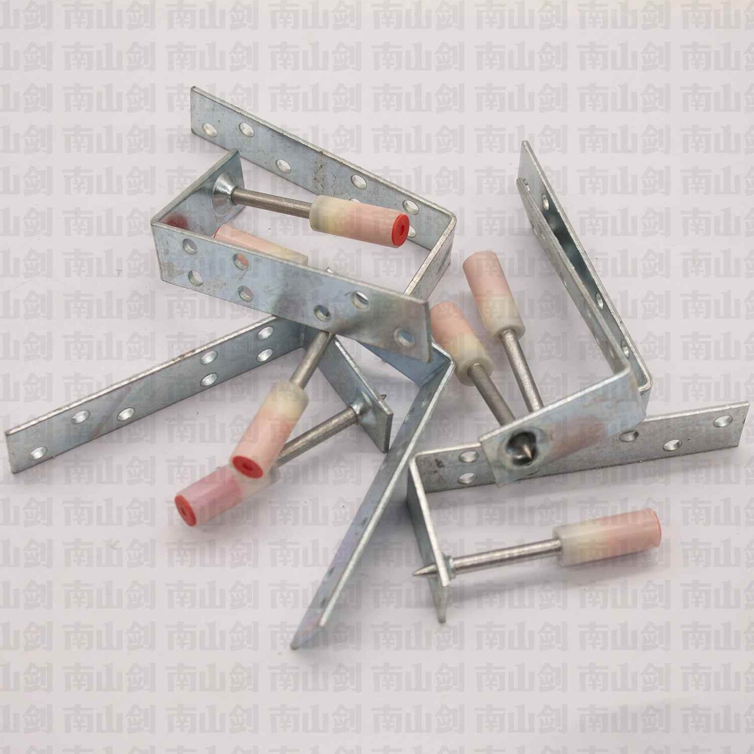 L-shaped wooden keel nails